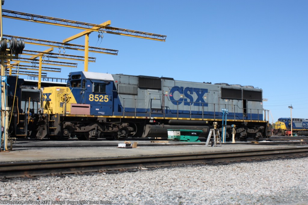 CSX 8525
